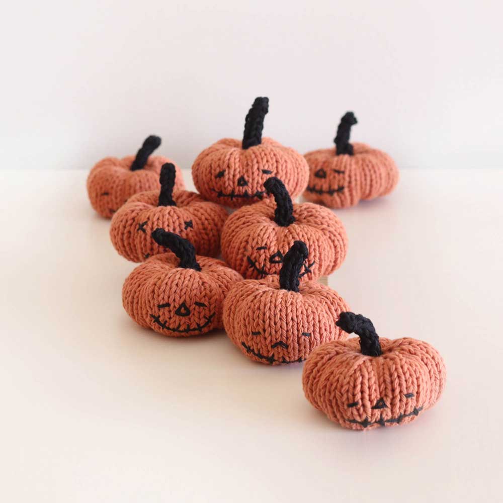Halloween Pumpkins Duo - The Family Circle